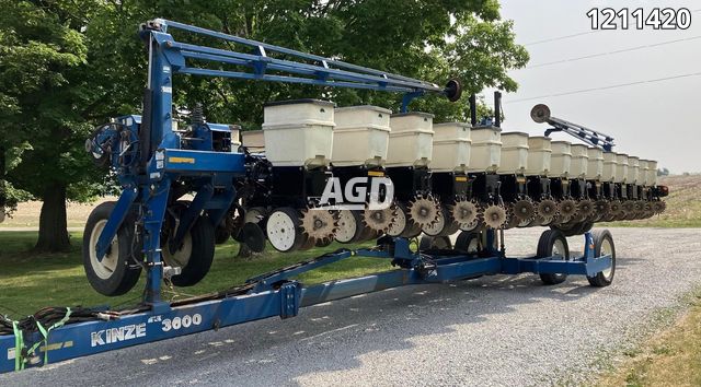 Used 2004 Kinze 3600 Planter | AgDealer
