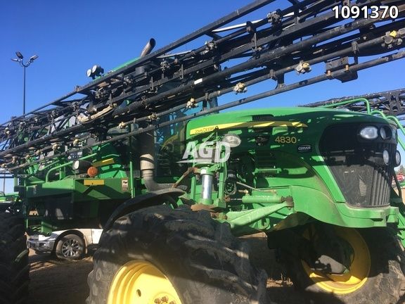 Used 2009 John Deere 4830 Sprayer | AgDealer