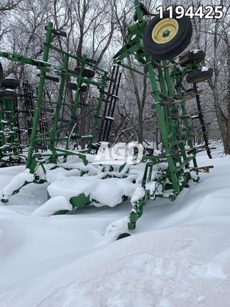 Used 2013 John Deere 2410 Chisel Plow | AgDealer