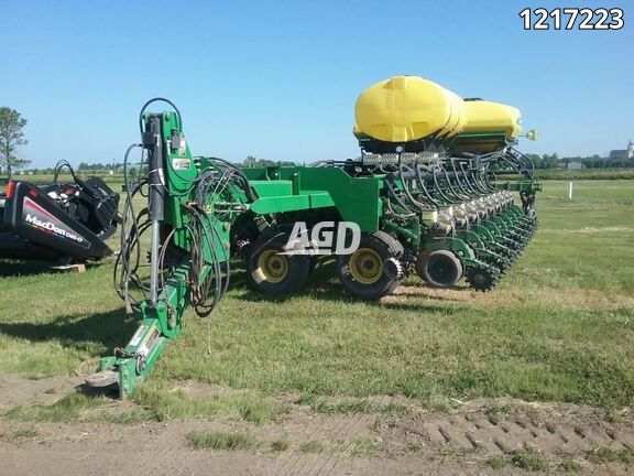 Used 2009 John Deere DB60 Planter | AgDealer