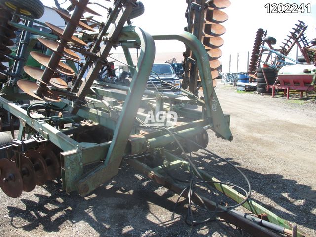 Used John Deere 235 Disc | AgDealer