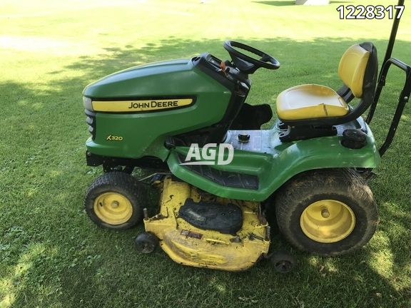 Used 2011 John Deere X320 Lawn Tractor | AgDealer