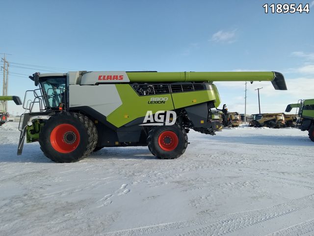 Used 2022 CLAAS LEXION 8800 Combine | AgDealer
