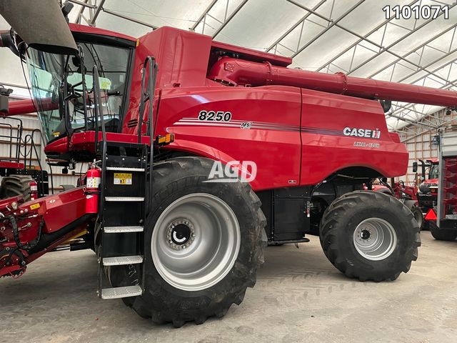 Case IH 8250 Combines Harvesting Equipments For Sale in Ontario | AgDealer