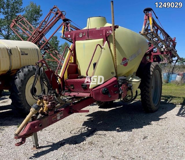 Used 2009 Hardi NAVIGATOR 4000 Sprayer - Pull Type | AgDealer