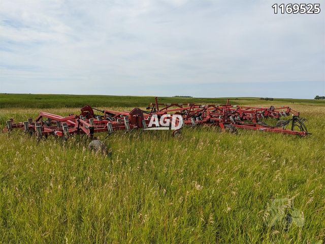Used Wil-Rich QX2 Cultivator | AgDealer