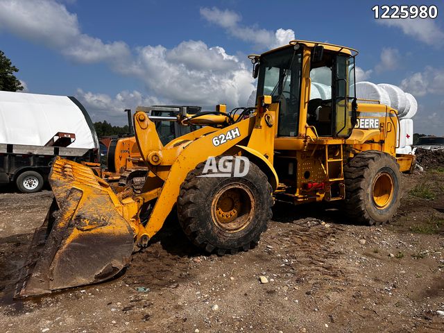 Used 2001 John Deere 624H Wheel Loader | AgDealer