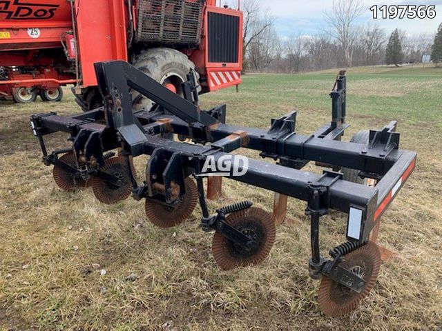 Used 2000 Yetter 1000 Disc Ripper | AgDealer