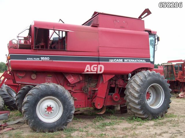 Used Case IH 1680 Combine | AgDealer