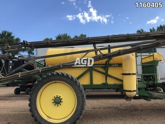 Used 2012 Farm King 1200 Sprayer/Trailer | AgDealer