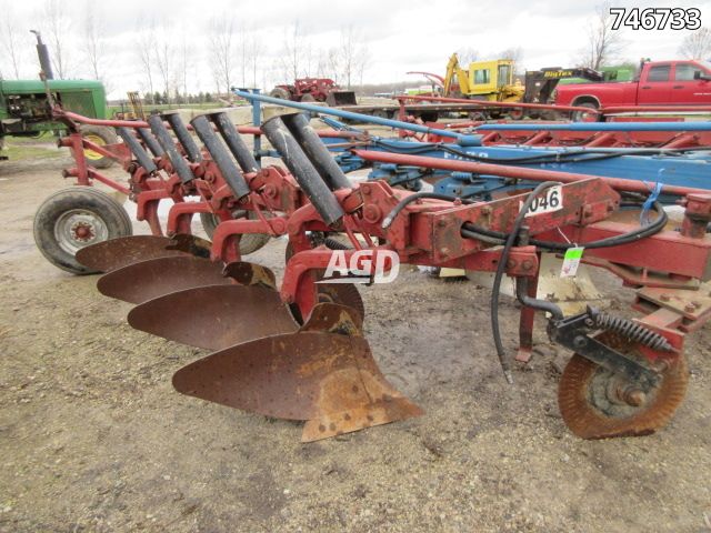 Used International Harvester 710 Plow | AgDealer