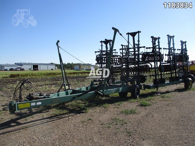Usagé Summers Mfg HYD FOLD PACKER Tillage Attachment | AgricoleIdéal
