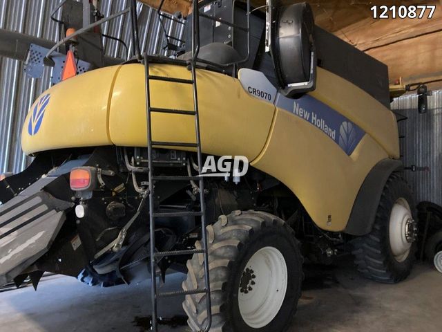 Used 2011 New Holland CR9070 Combine | AgDealer