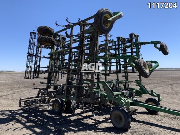 Used 2013 John Deere 2210 Cultivator | AgDealer