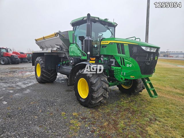 Used 2022 John Deere 800R Spreader - Fertilizer | AgDealer