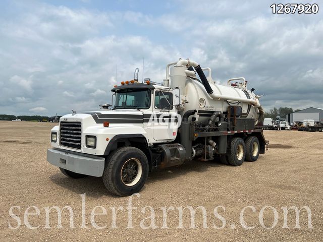 Used 1997 Mack RD688S Semi-Truck | AgDealer