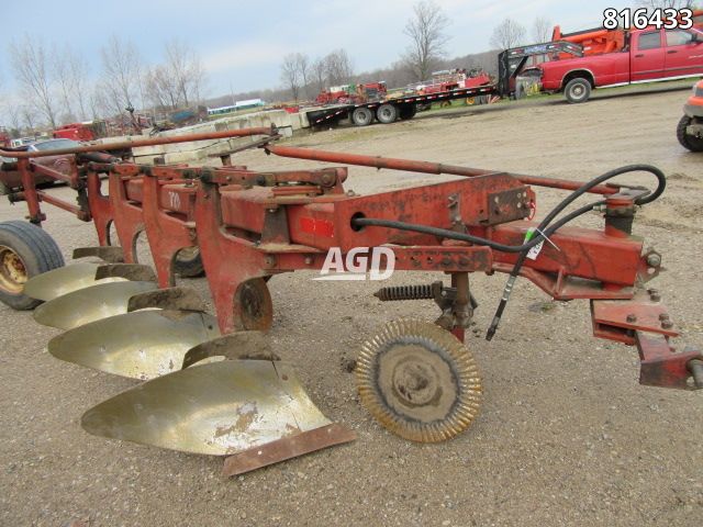Used International Harvester 720 Plow | AgDealer