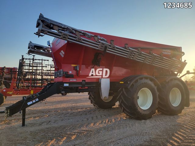 New 2023 Salford VALMAR 9620 Spreader - Fertilizer | AgDealer