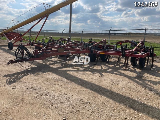 Used Case IH 5600 Chisel Plow | AgDealer