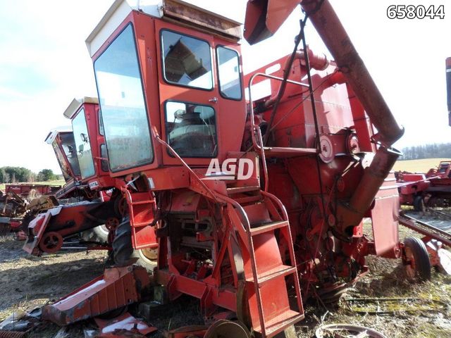 Used White 7300 Combine | AgDealer