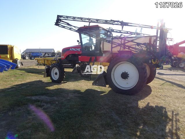 Apache Sprayers - Self Propelled Applicators For Sale in Canada & USA ...