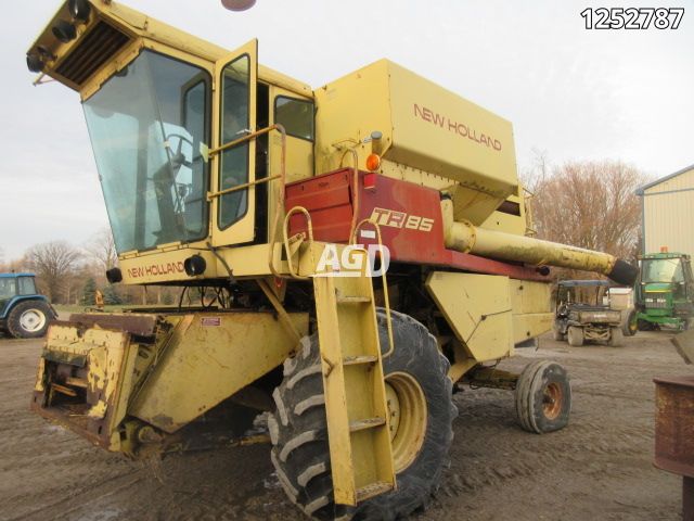 Used 1981 New Holland TR85 Combine | AgDealer