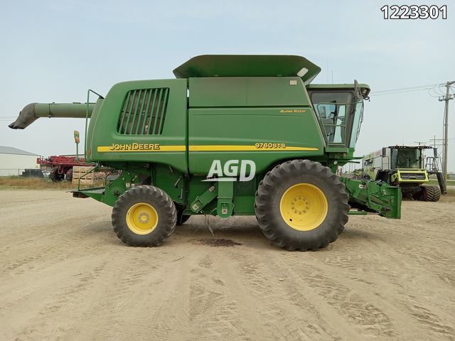 Used 2005 John Deere 9760 Combine | AgDealer