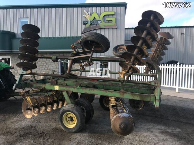 Used John Deere 230 Disc | AgDealer
