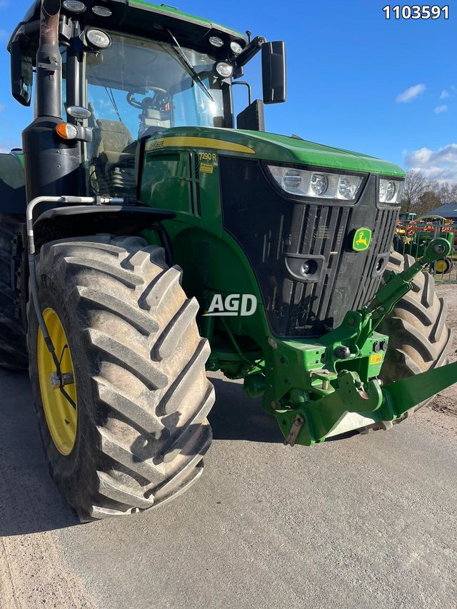 John Deere 7290R 175 HP to 299 HP Tractors For Sale in Canada & USA ...