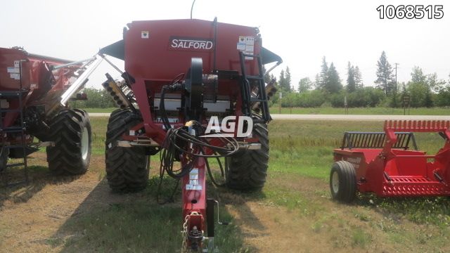 New Salford VALMAR 8711 Spreader - Fertilizer | AgDealer