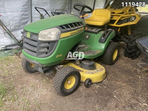 Used 2013 John Deere D110 Lawn Tractor | AgDealer