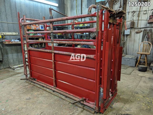 Used Schute Cattle Squeeze | AgDealer