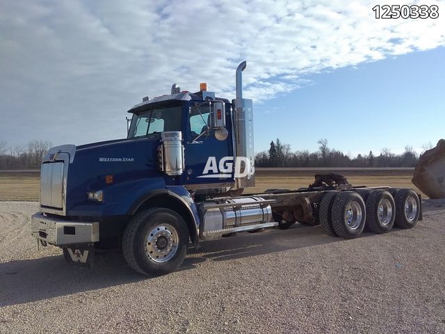 Used 2015 Western Star 4900 Semi-Truck | AgDealer