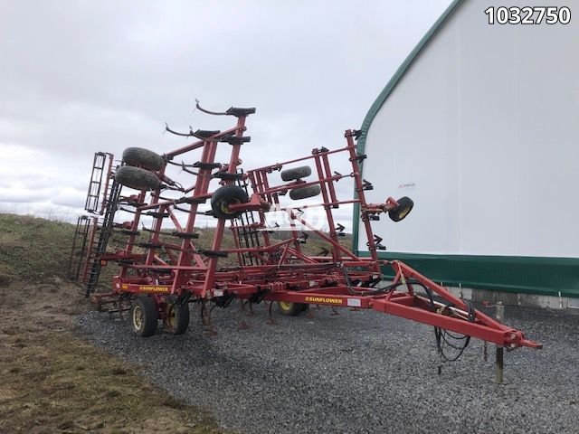 Used Sunflower 5035-32 Cultivator | AgDealer