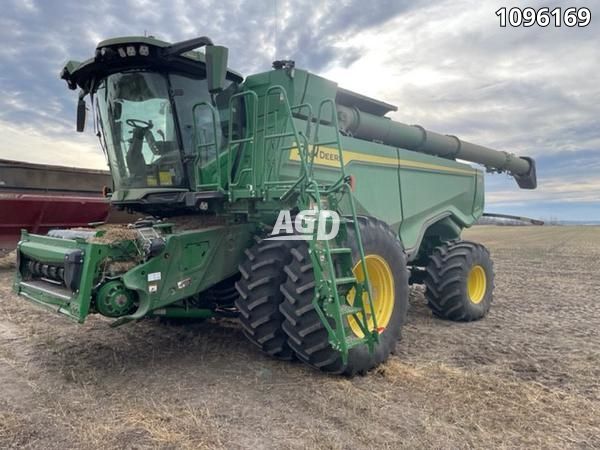 Used 2021 John Deere X91100 Combine | AgDealer