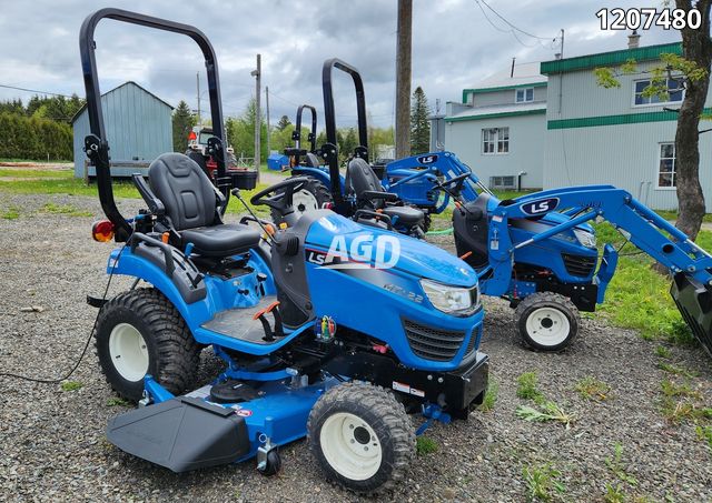 Neuf 2022 LS Tractor MT122, loader LL1101 bucket 50 Tracteur ...