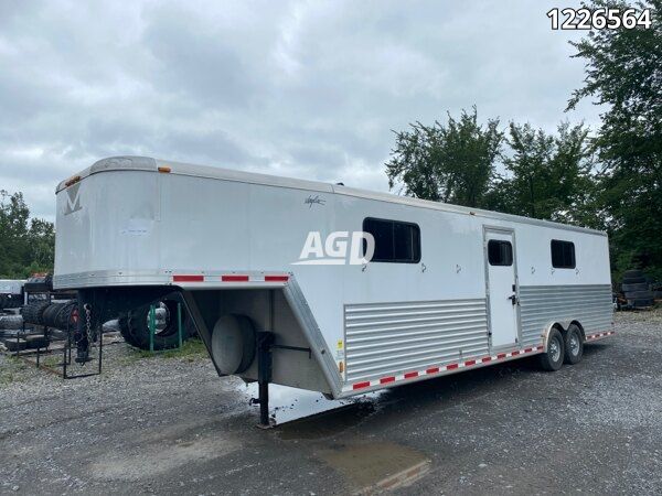 Used 2014 Merhow VL5HHTHGN Trailer - Horse | AgDealer