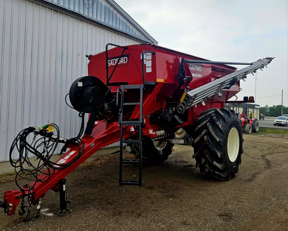 Used 2019 Salford VALMAR 8611 Spreader - Fertilizer
