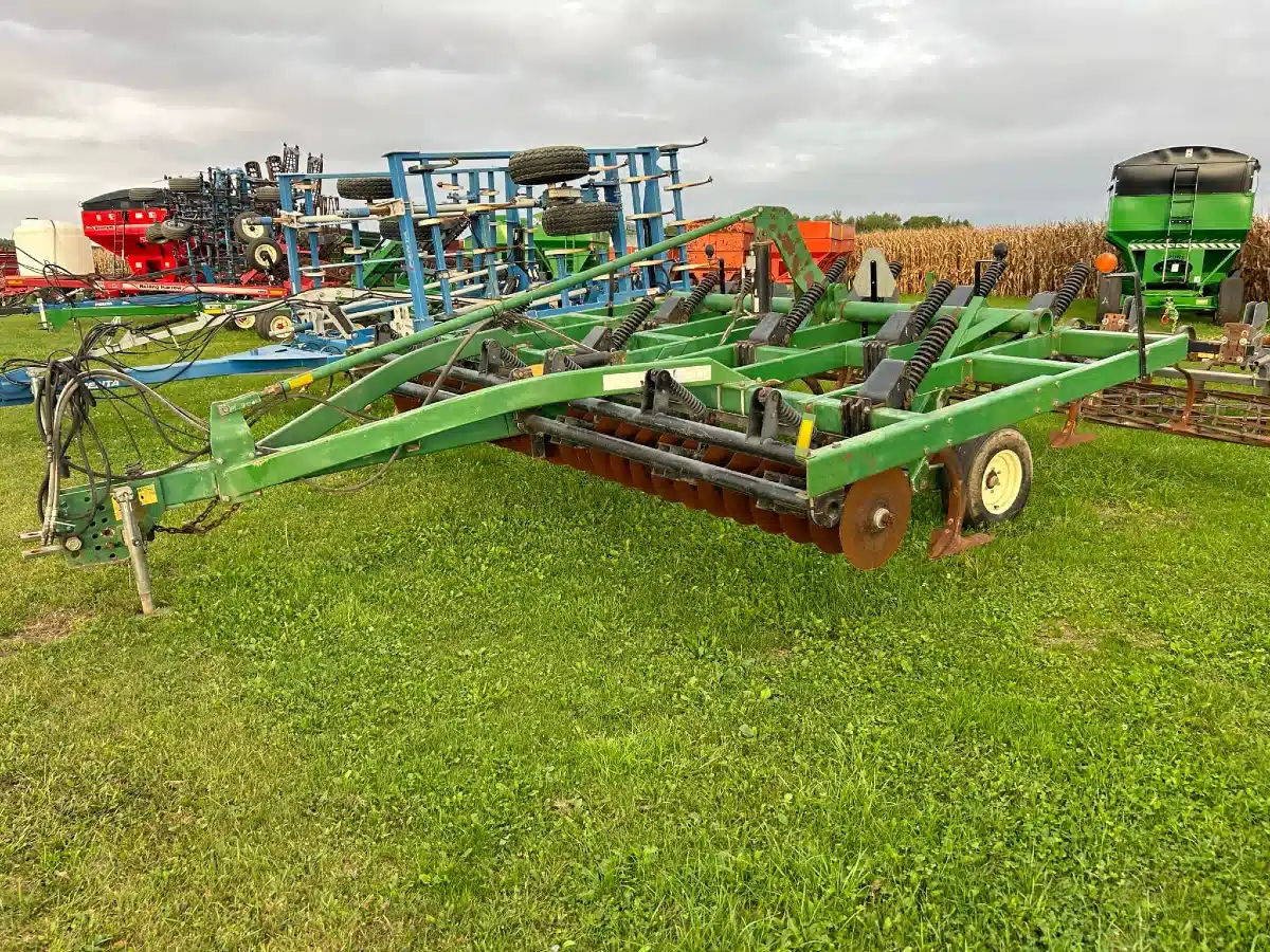 Used Glencoe 11 Shank Chisel Plow | AgDealer