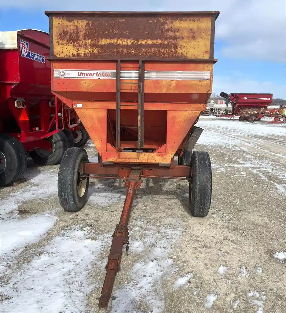 Used Unverferth 325 Gravity Box