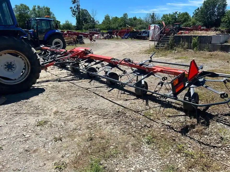 Used 2022 Kubota TE8511T Tedder