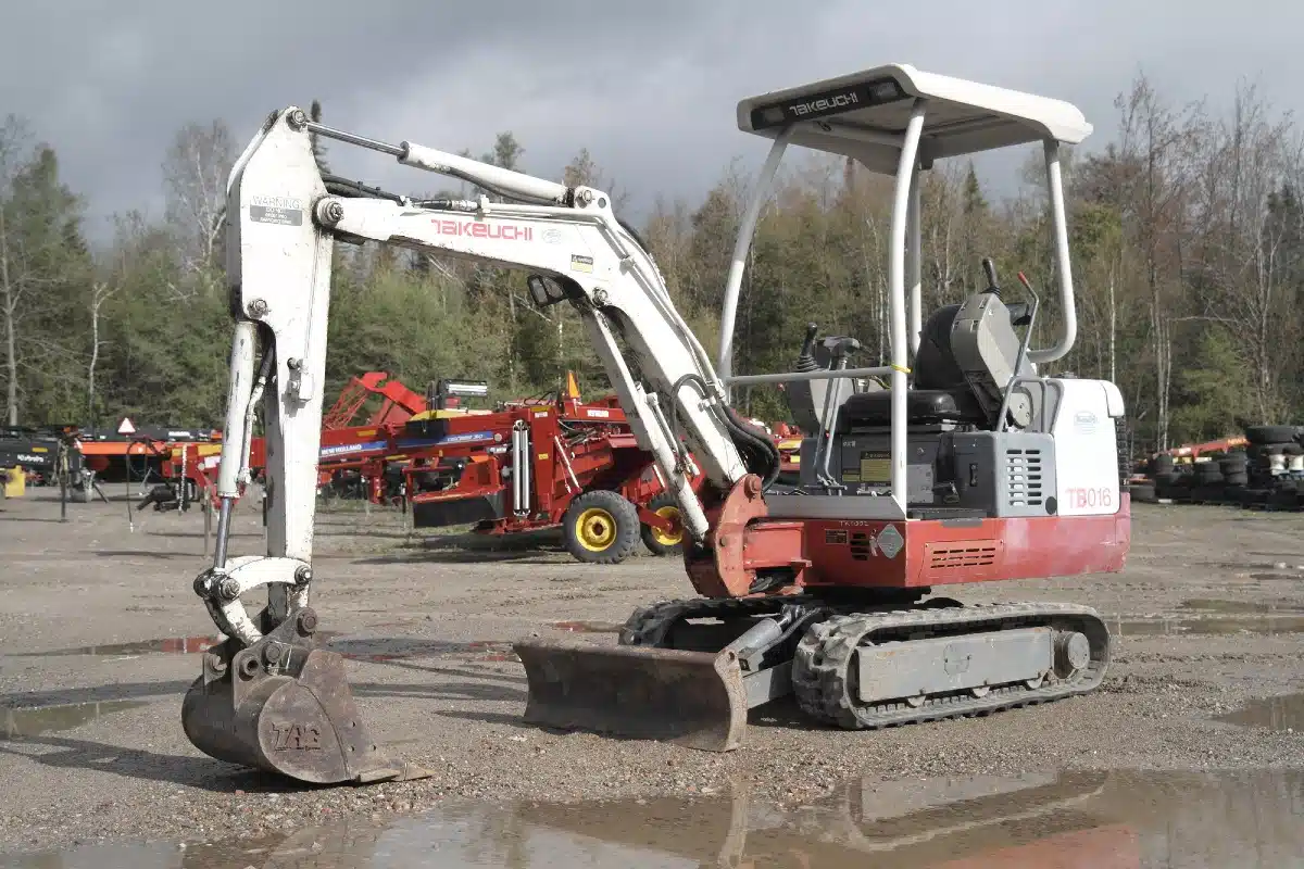 Used Takeuchi TB016 Excavator | AgDealer