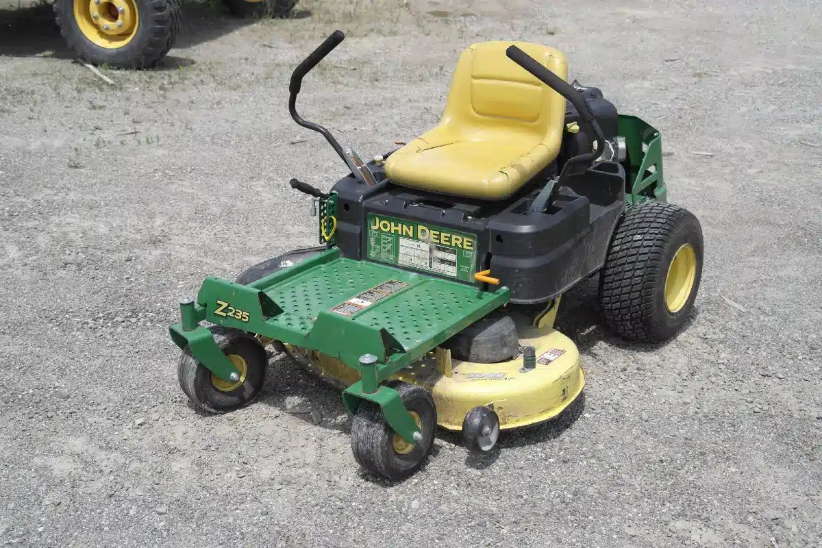 Used John Deere Z235 Mower - Zero Turn | AgDealer