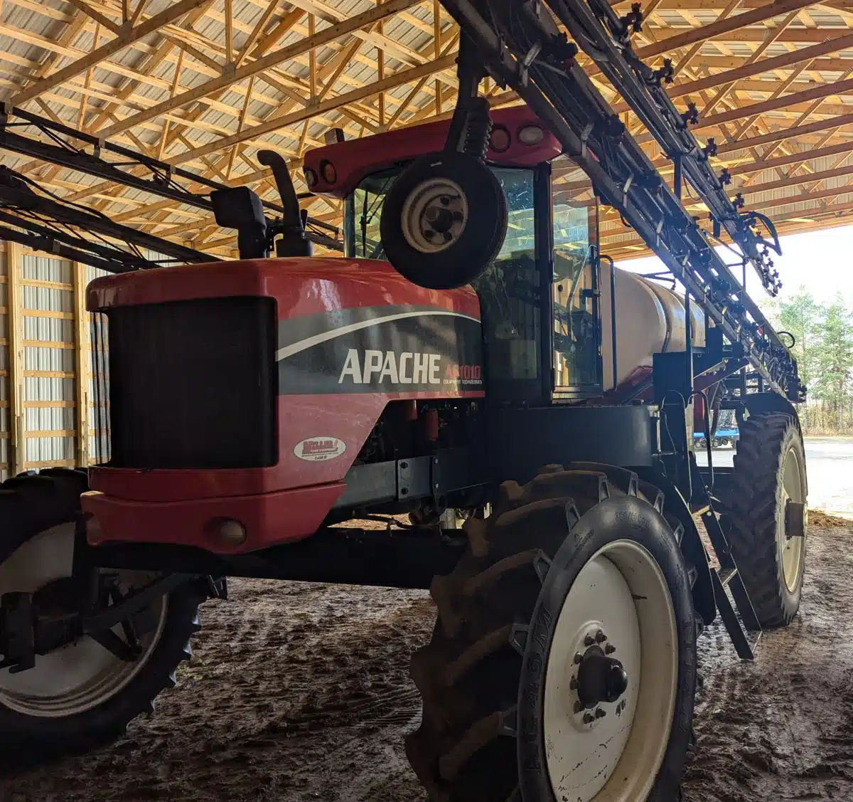 Used 2009 Apache AS1010 Sprayer - Self Propelled