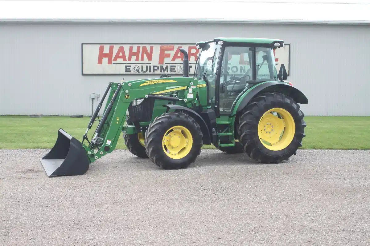 Used 2017 John Deere 5090R Tractor | AgDealer
