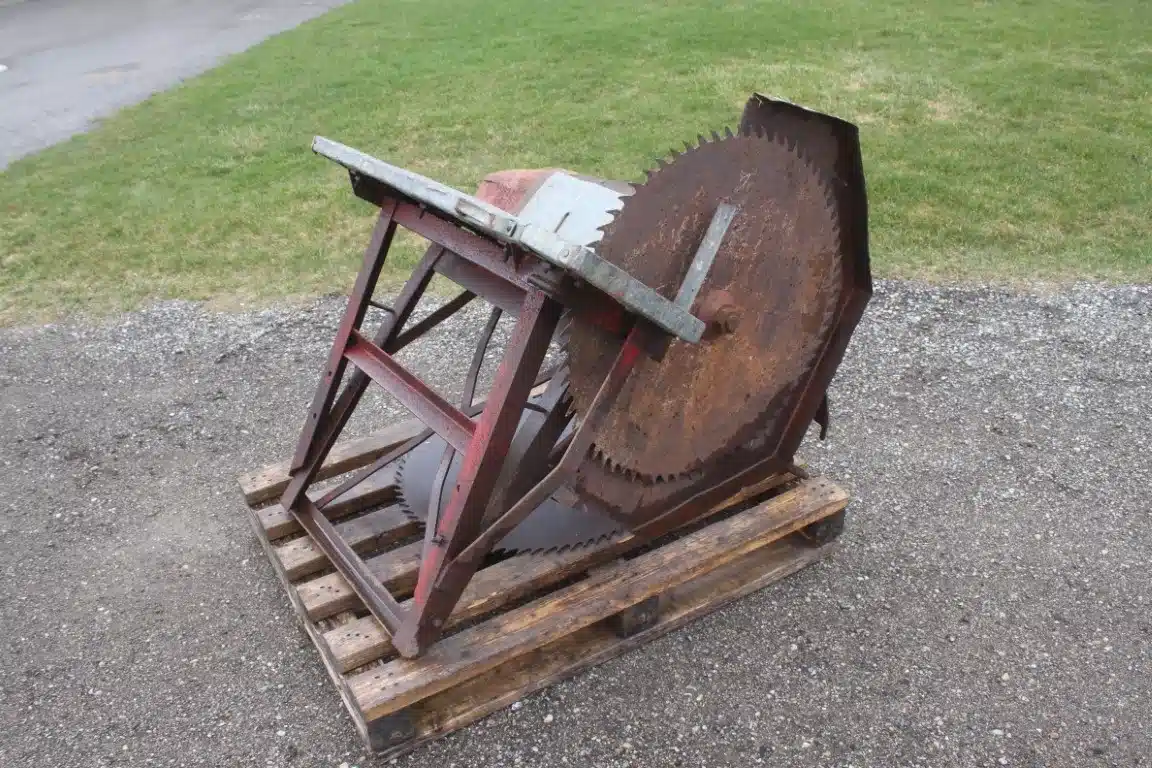 Used ***MANUFACTURER NOT SPECIFIED*** Deerborn belt drive buzz saw Buzz Saw