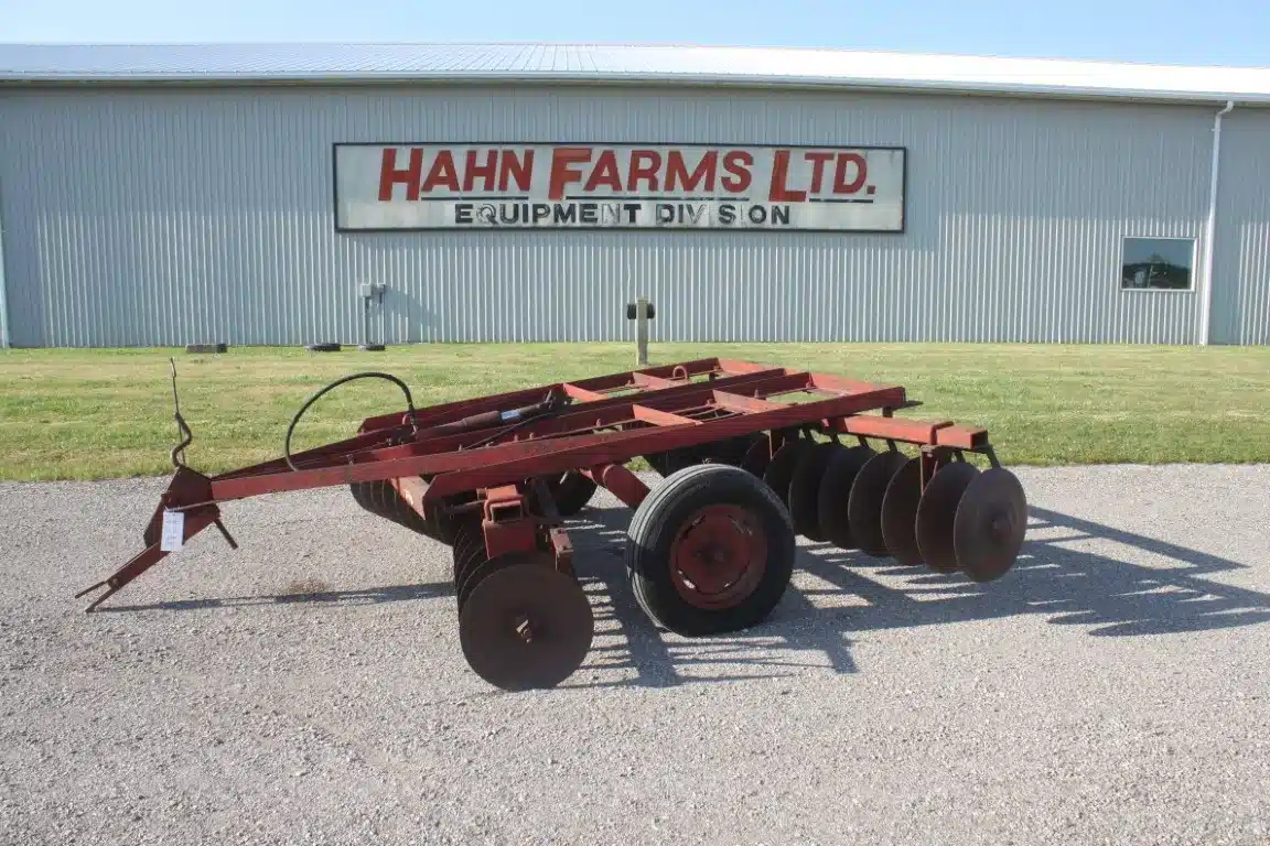 Used International Harvester 370 Disc