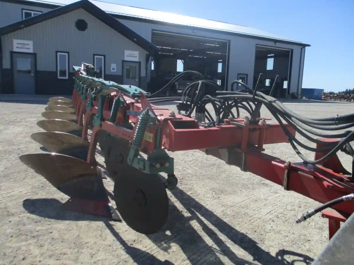 Used 2012 Kverneland BE115 Plow
