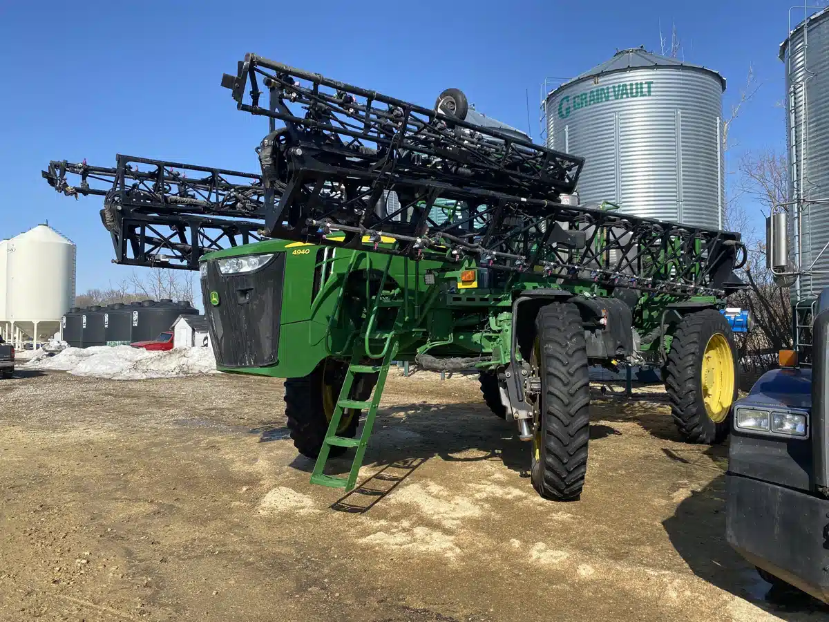 Used 2013 John Deere 4940 Sprayer - Self Propelled | AgDealer