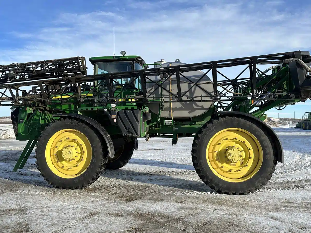 Used 2014 John Deere 4940 Sprayer - Self Propelled | AgDealer